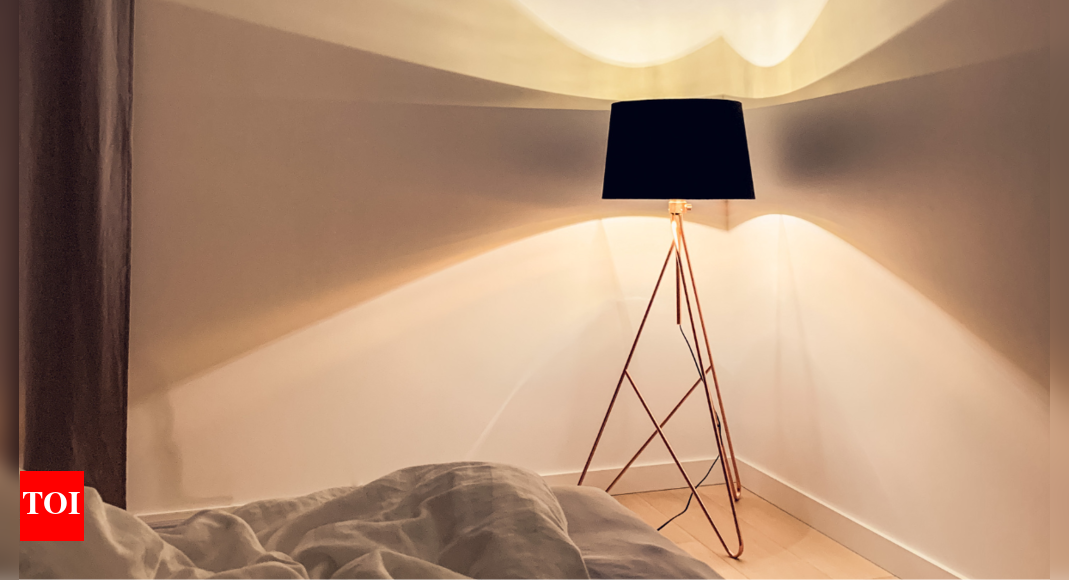Living Room Floor Lamps: Best Options to Add Warmth and Ambiance to ...