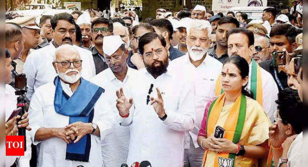 Uddhav Thackeray offered CM’s post to Devendra Fadnavis & me during MVA govt’s fall: Eknath ...