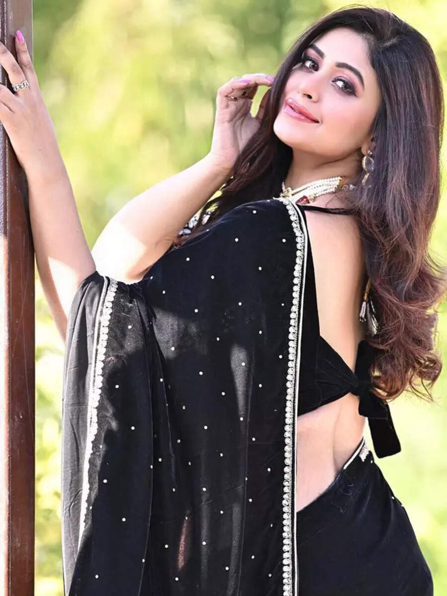 Ritabhari Chakraborty shines in radiant ethnic attire | Times of India