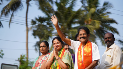 Kovur TDP candidate Vemireddy Prashanti promises subsidized power supply for aqua farmers in ...