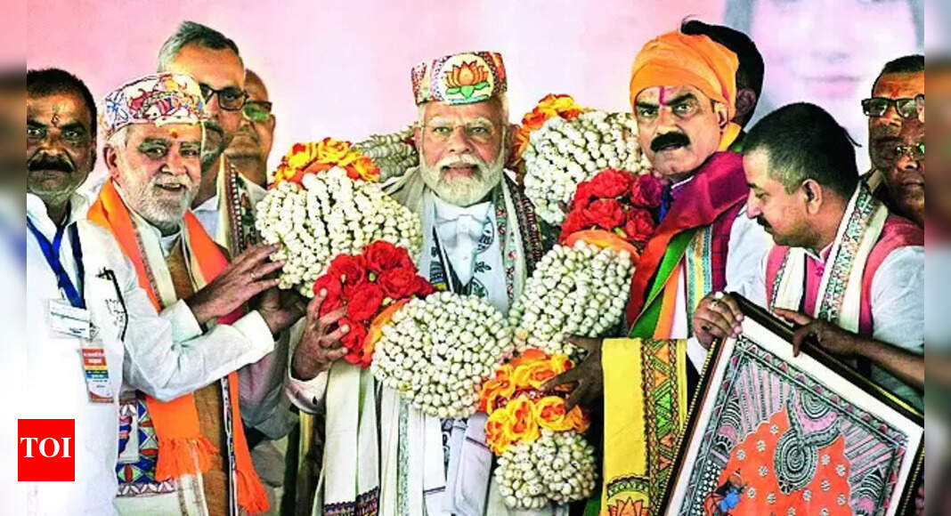 Modi accuses Lalu of shielding Godhra train arsonists | Patna News ...