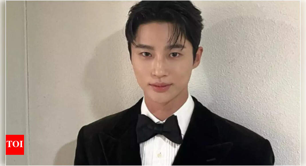 'Lovely Runner' actor Byun Woo Seok was surprised with the massive fan ...