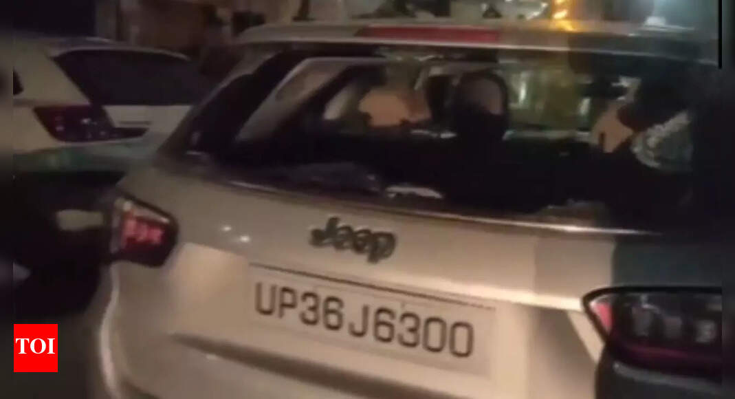 Vehicles parked outside Congress's office vandalised in Amethi; party ... Vehicles parked outside Congress's office vandalised in Amethi; party ...