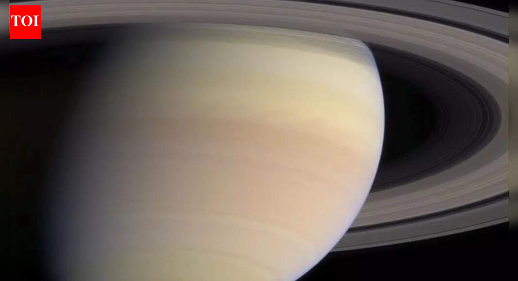 NASA's stunning Saturn images leave viewers spellbound