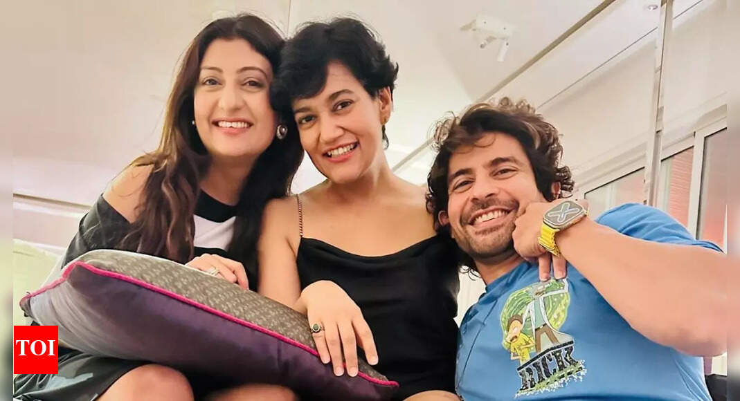 Juhi Parmar, Hussain Kuwajerwala and Kumkum cast reunite to celebrate ...