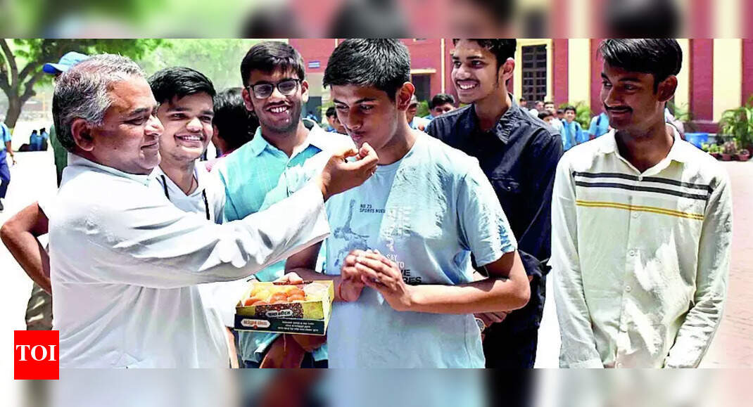 Students: City students excel in ISC and ICSE Board results | Allahabad ...