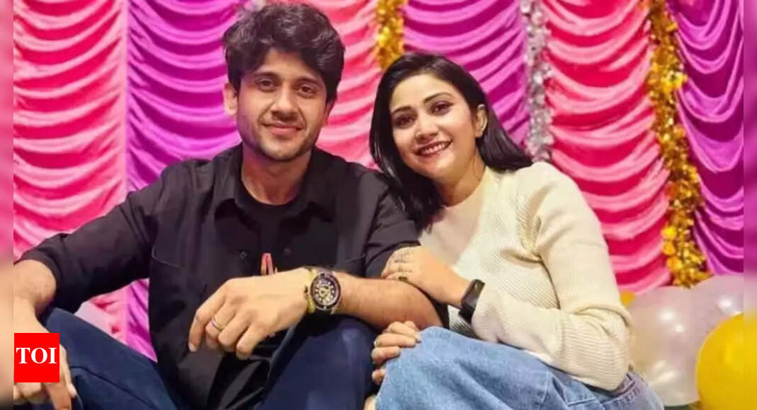 Adrit enjoys ‘Aiburobhat’ with friends and bandmates; Set to marry ...