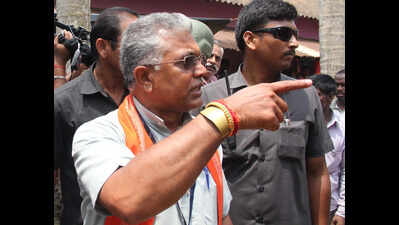 BJP-TMC War: BJP-TMC war of words over Dilip’s threat to ‘strip’ OC | Kolkata News - Times of India