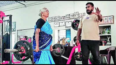 Deadlifting: 82-year-old Woman Lifts 50kg in Maiden Deadlifting Contest ...