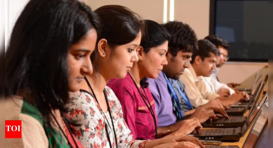 Techie moms thrive in supportive spaces - Times of India