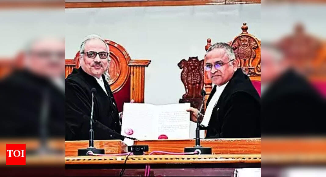 Oath-Taking Ceremony: Oath-taking ceremony held for HC judges | Raipur ...