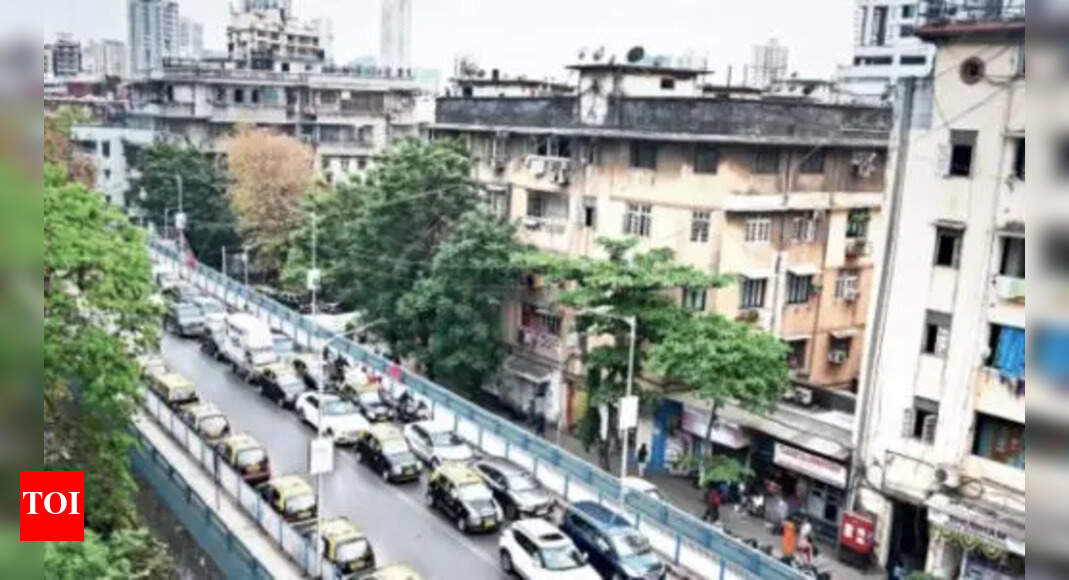 Mumbai: 131-yr-old Bellasis bridge closed to heavy vehicles | Mumbai ...