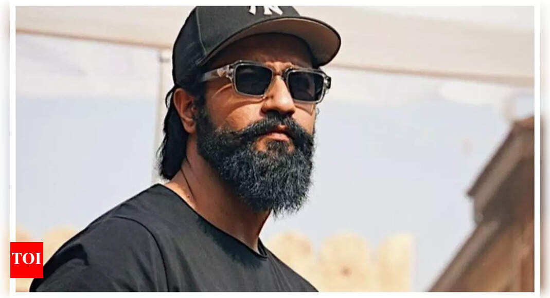 Vicky Kaushal completes 'Chhava' shoot with dramatic farewell | - Times ...