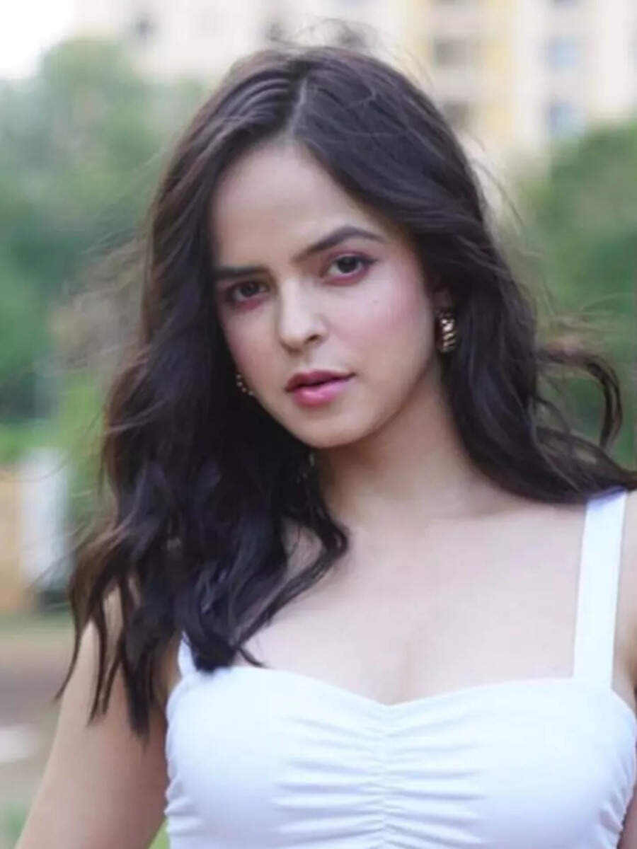 Taarak Mehta fame Palak Sindhwani’s top 15 stunning looks for Summers ...