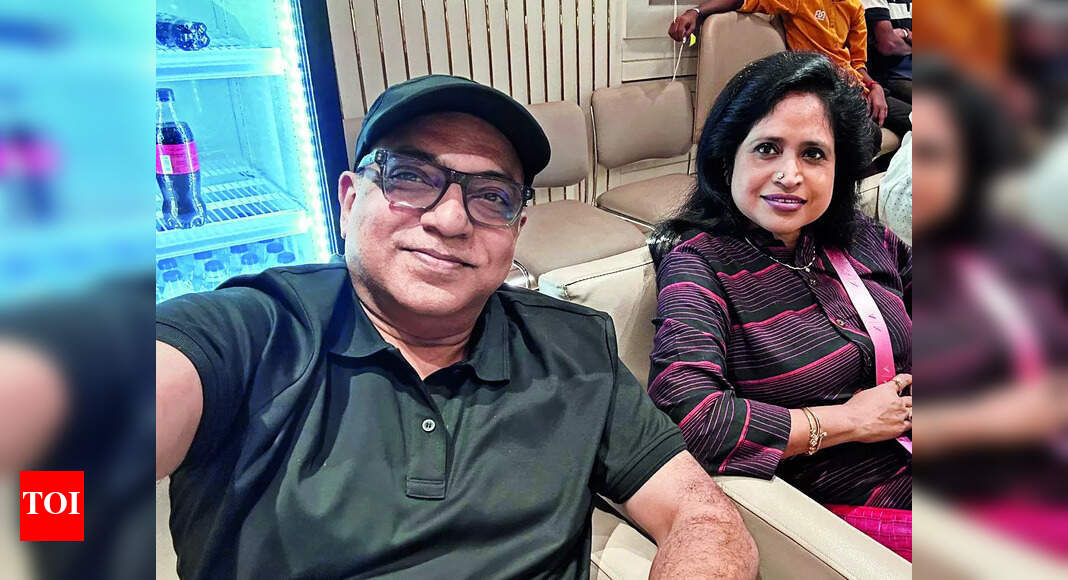 Arindam Sil and wife attend cricket match at Eden Gardens | Bengali ...