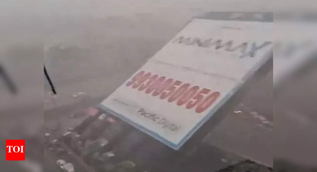 Thane businessman turns rescuer at Ghatkopar hoarding collapse site | India News - Times of India