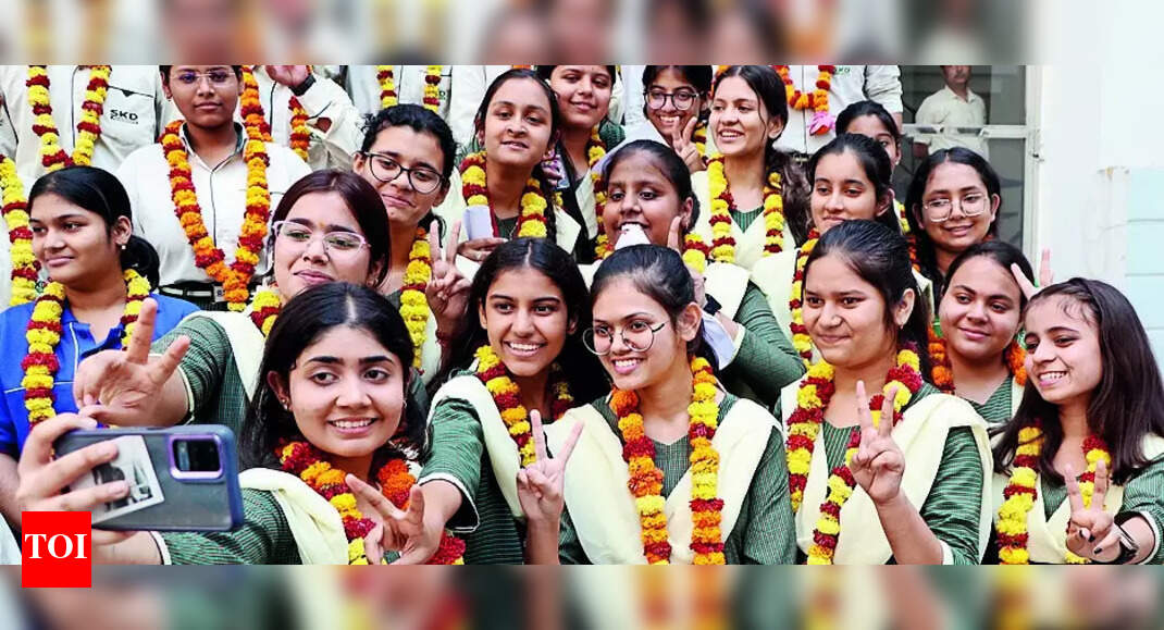 NCERT Books: NCERT books enough to score well: Toppers | Lucknow News ...