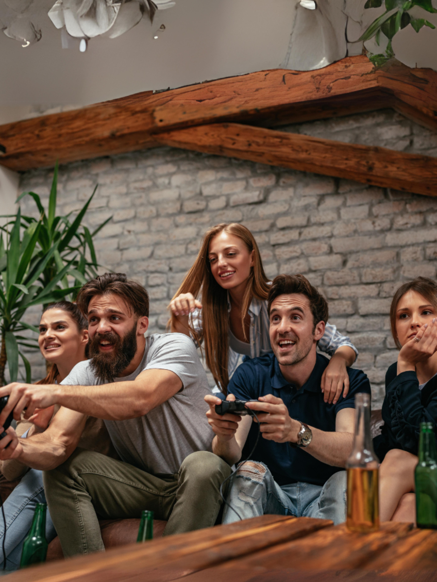8 Best Co-Op Games To Play With Your Friends: Valheim, Call of Duty ...