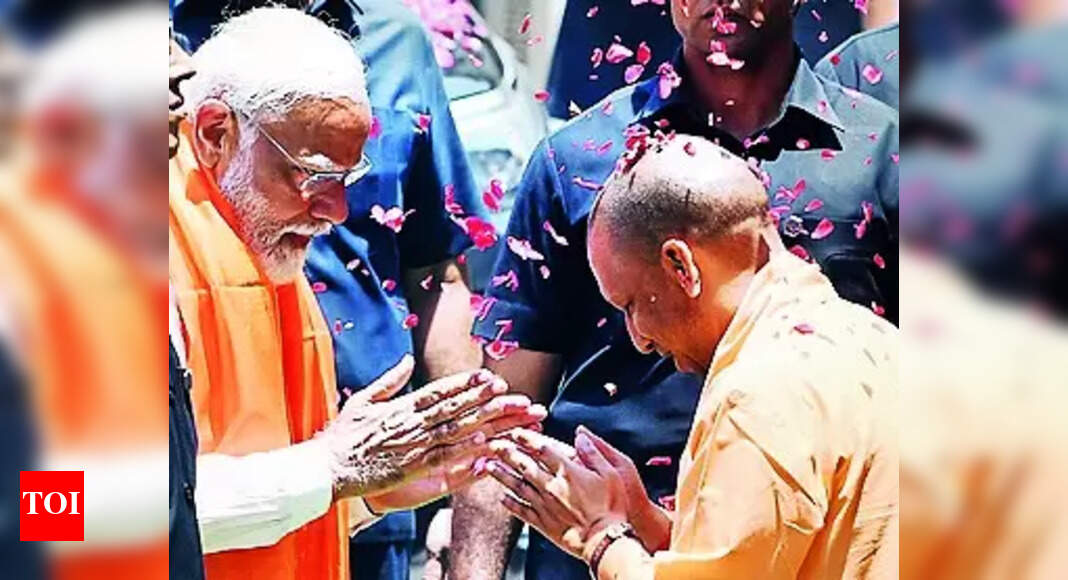PM Modi: Under Modi, India moving towards self-reliance: CM | Varanasi ...