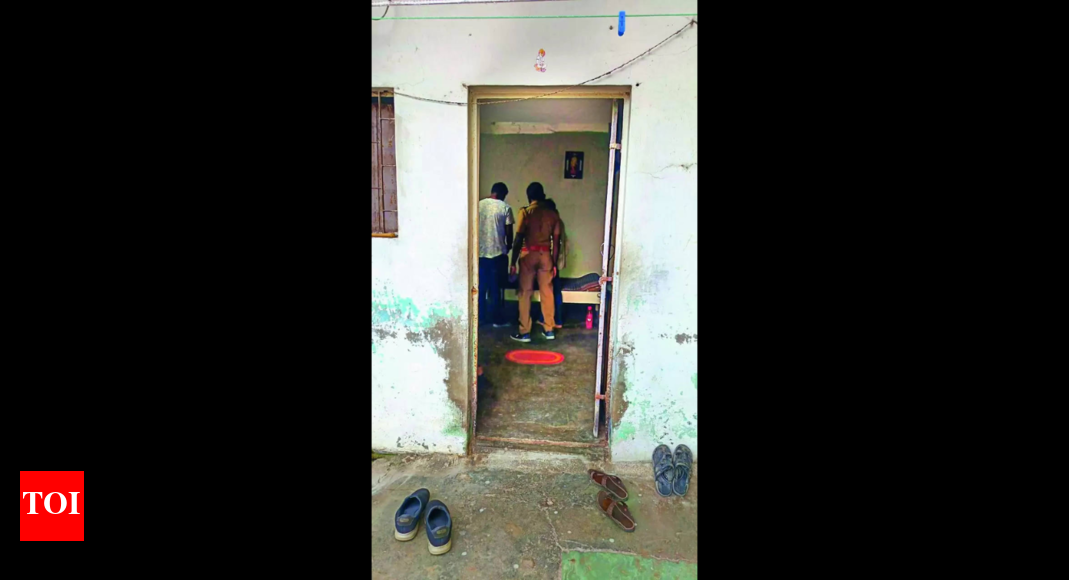 Fake Stock App: GST official loses lakhs to fake stock app | Chennai ...