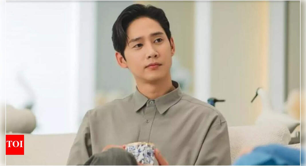 'Queen of Tear's actor Park Sung-hoon reveals he contemplated name ...