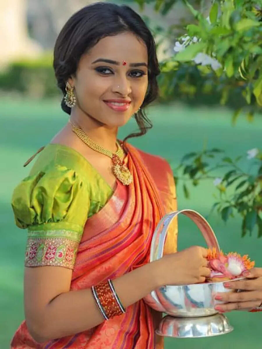 Best ethnic looks of Sri Divya | Times of India