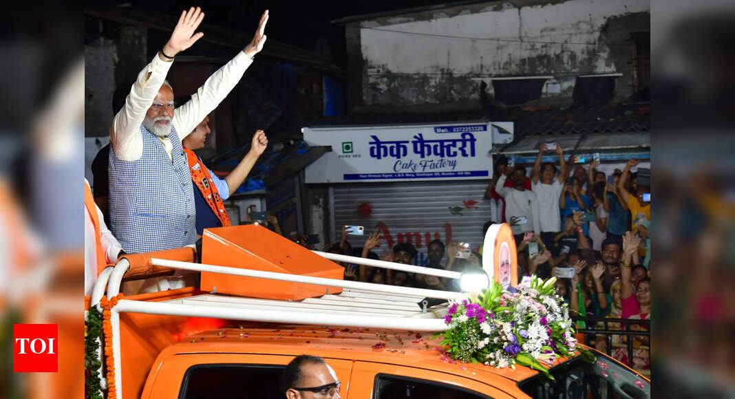 Modi: Crowds line Ghatkopar’s streets, cheer ‘beloved leader’, ‘Modi ...