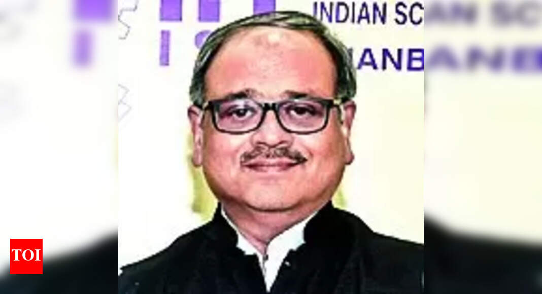 Sukumar Mishra: Sukumar Mishra is new IIT-ISM director | Ranchi News ...