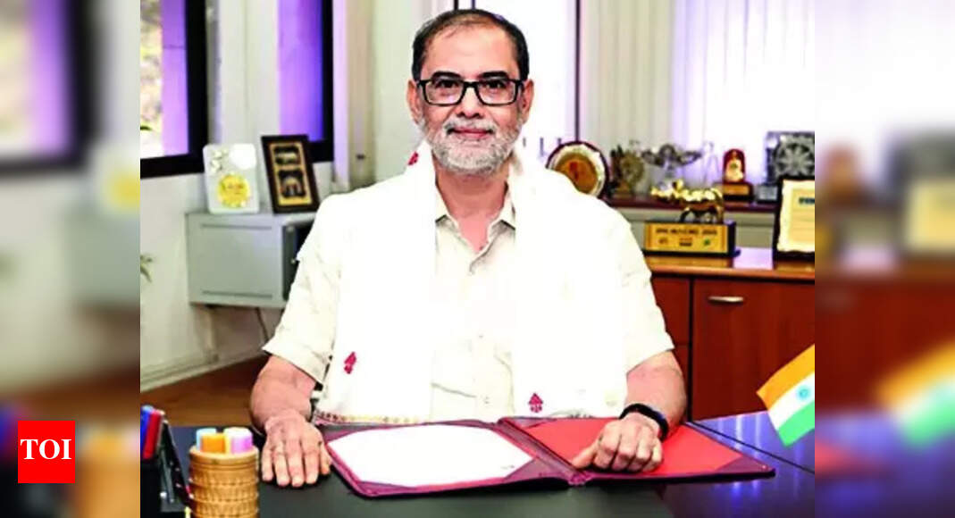 Devendra Jalihal: Devendra Jalihal takes charge as new director of IIT ...