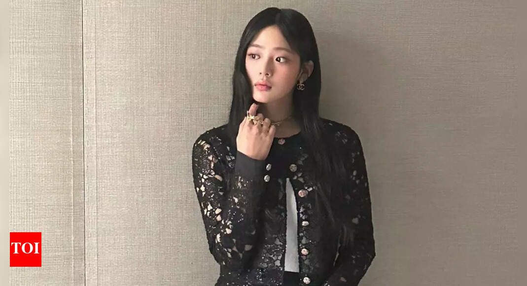 Minji from NewJeans spotted working a ‘Normal Job’ | K-pop Movie News ...