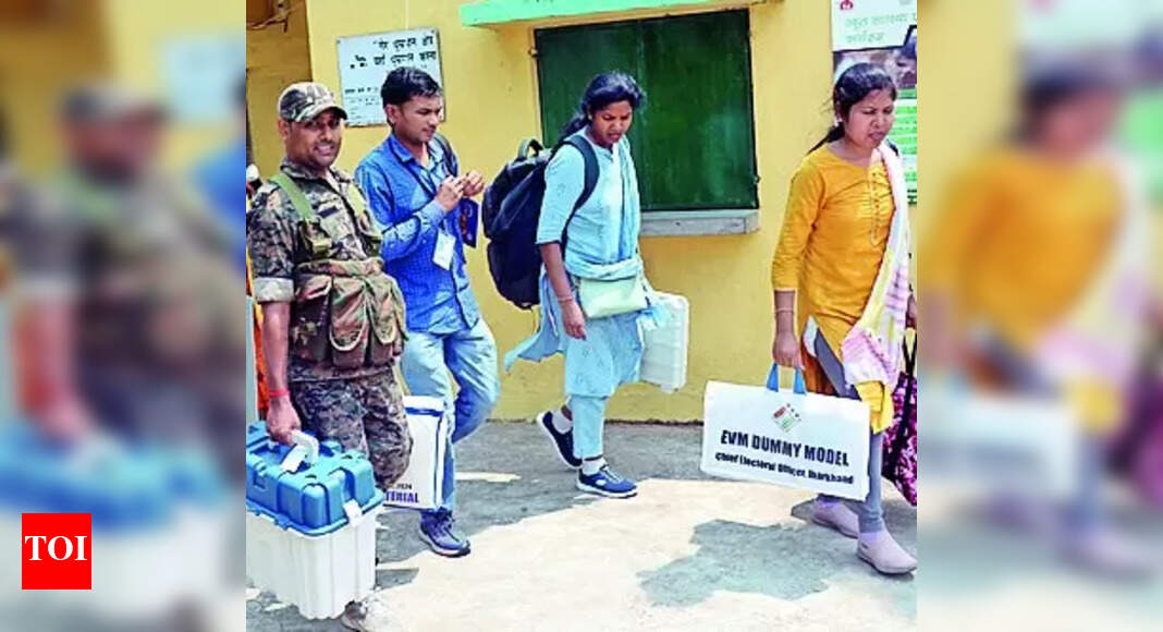 Polling Personnel: Teachers protest disparity in poll staff’s ...