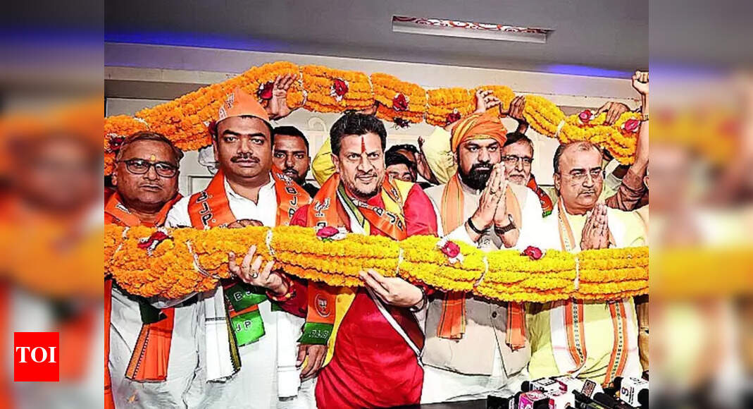 Congress: Several Congress Leaders Join BJP Amidst Lok Sabha Polls ...