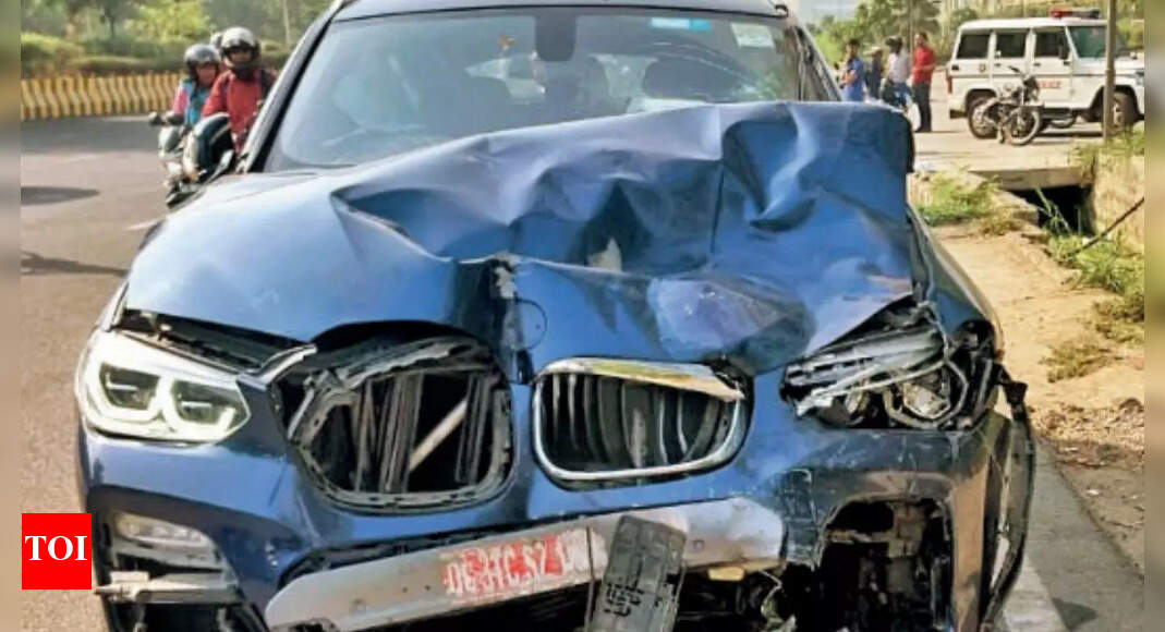 BMW rams into e-rickshaw, nurse among 2 passengers killed in crash in ...