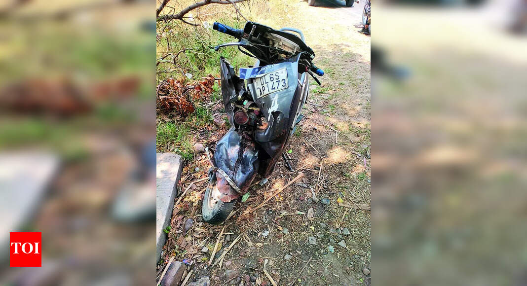 Accident: Fatal Bike-Scooter Collision in Ghaziabad Leaves 2 Dead and 2 ...