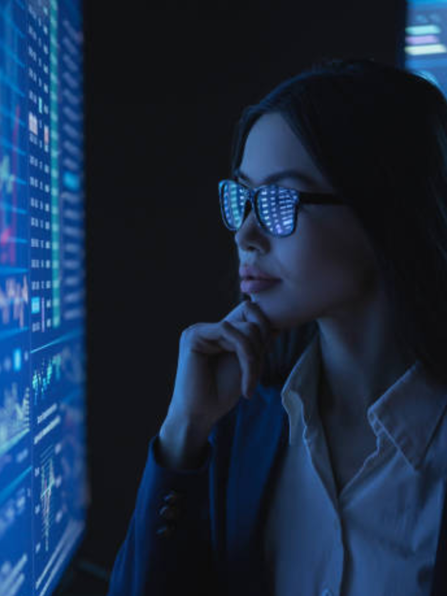 Data Analyst vs Data Scientist: Responsibilities, Salaries and Scope ...