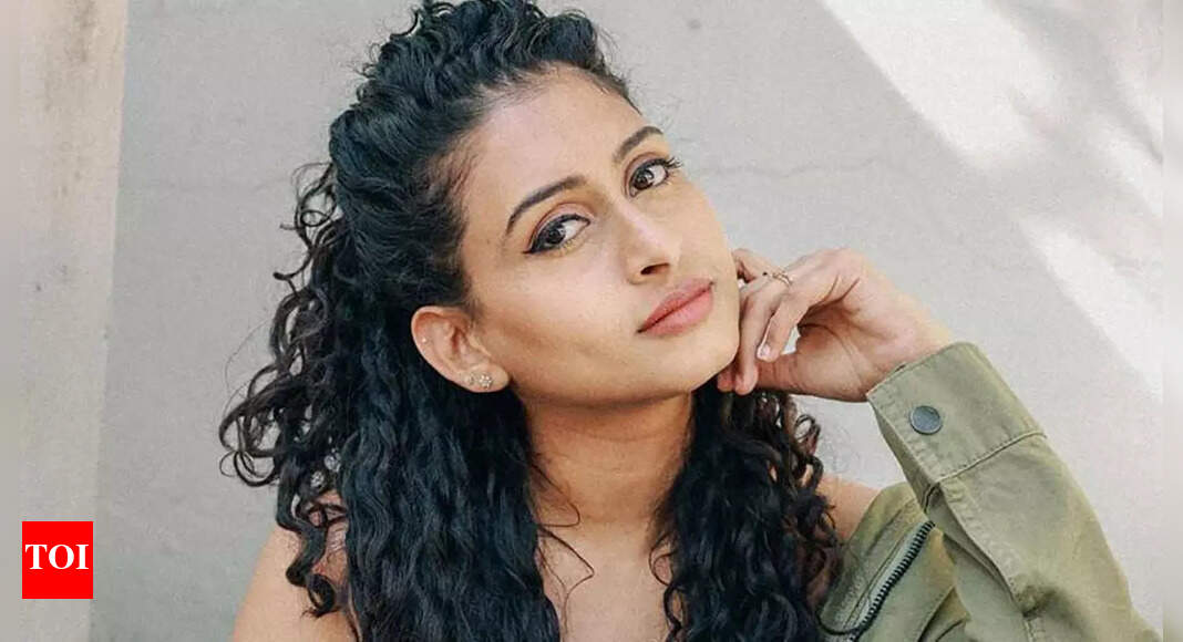 I use visual art, dance & drama to help people overcome their trauma ...