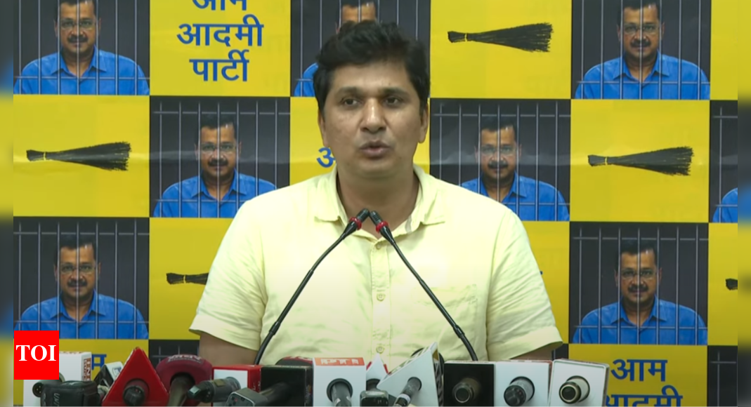 Swati Maliwal assault case: AAP trains guns on Delhi Police for ... Swati Maliwal assault case: AAP trains guns on Delhi Police for ...