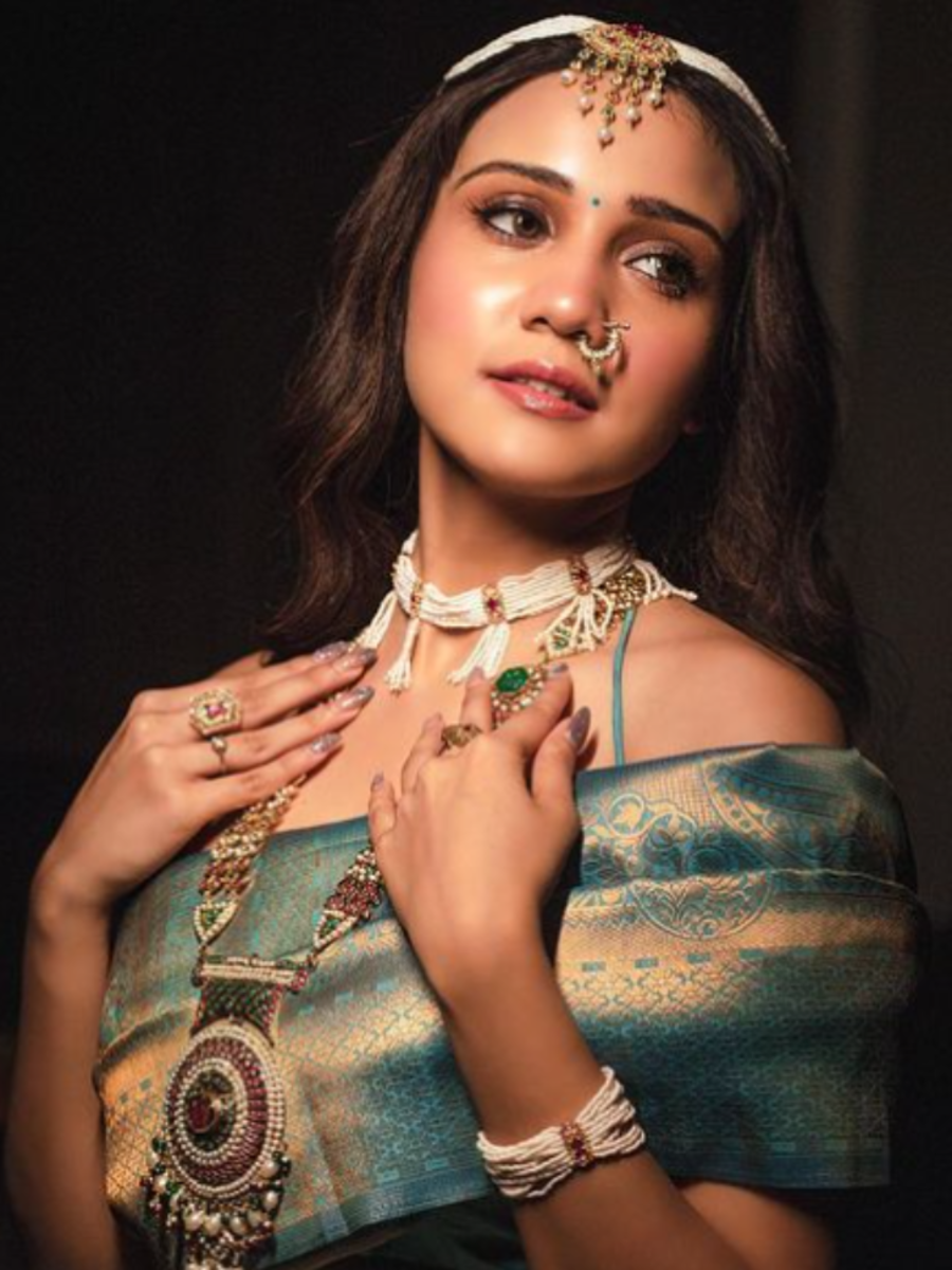 Ashi Singh's 15 glamorous ethnic looks | Times of India