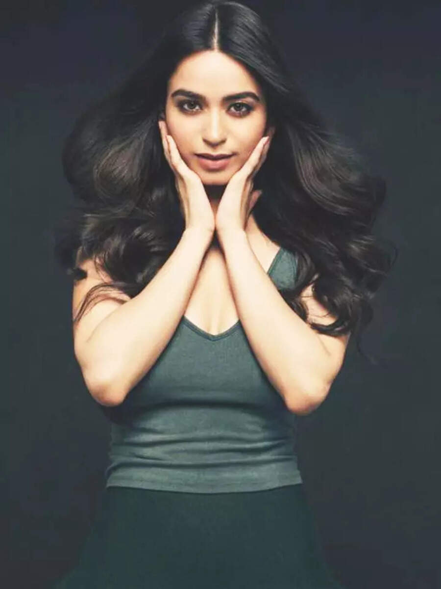 Soundarya Sharma dazzles in timeless charm and elegance | Times of India