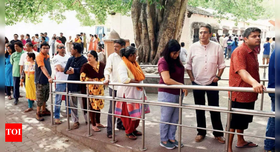 Delhi Voting: Delhi Heatwave Impact on Voting Day | Delhi News - Times ...