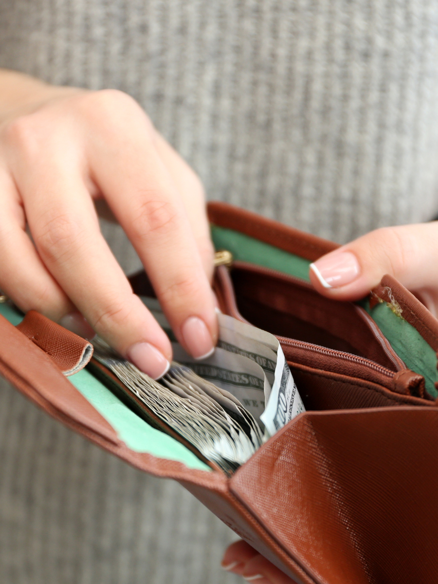 8 Money mistakes international students should avoid | Times of India