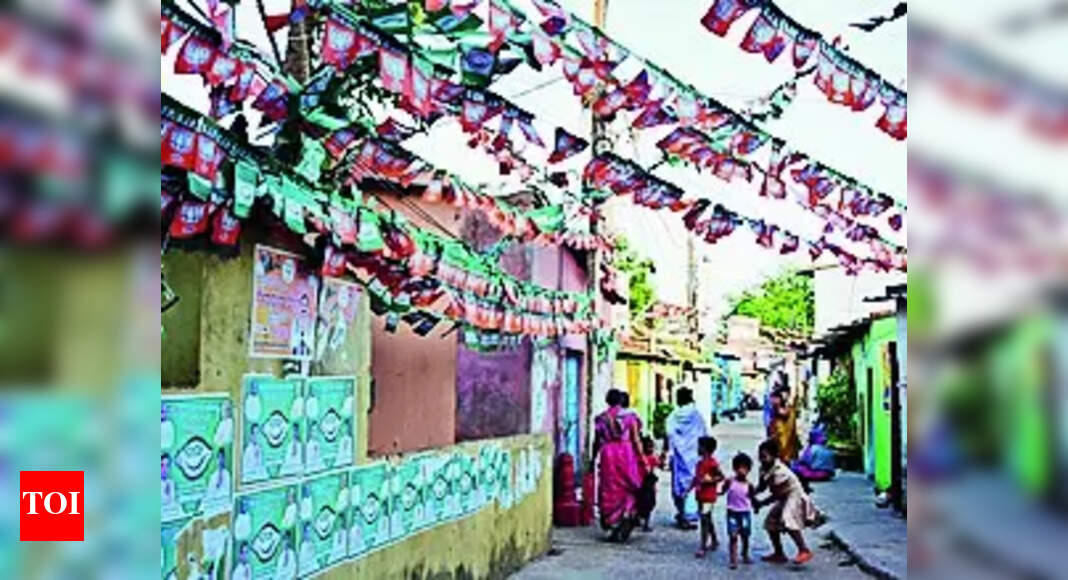 Slums: Poster waste 'divide': 1 tonne in slums, less in other areas ...