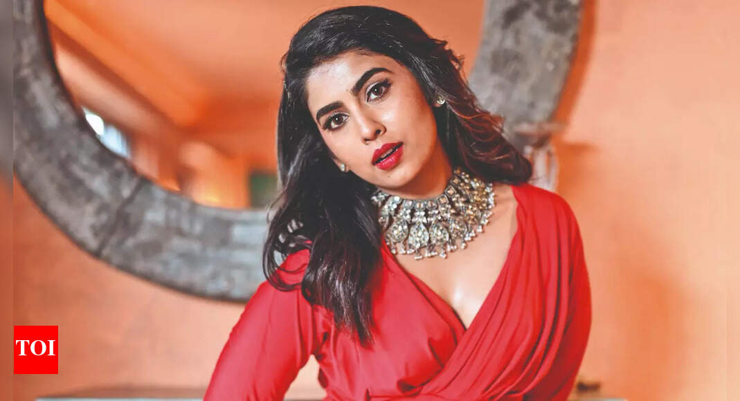 My parents have always encouraged me to make my own decisions: Saras Menon | Tamil Movie News ...