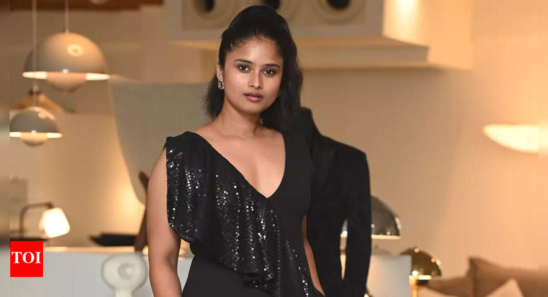 Shraddha Shashidhar in an all-black jumpsuit Chaitanya Rao's summer collection launch at Fern ...