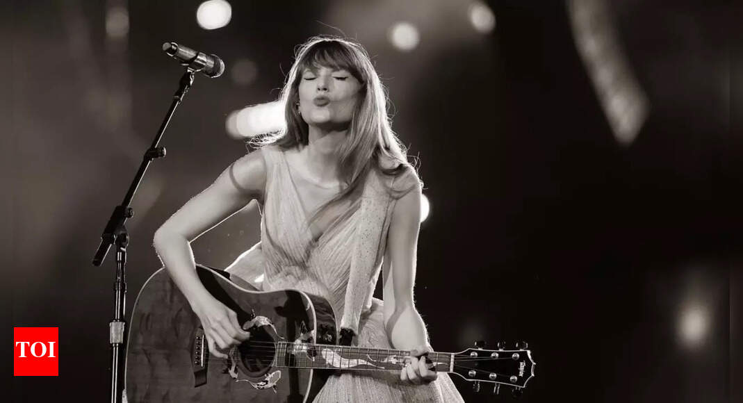 Taylor Swift fan gets engaged during live concert in Portugal - Watch ...