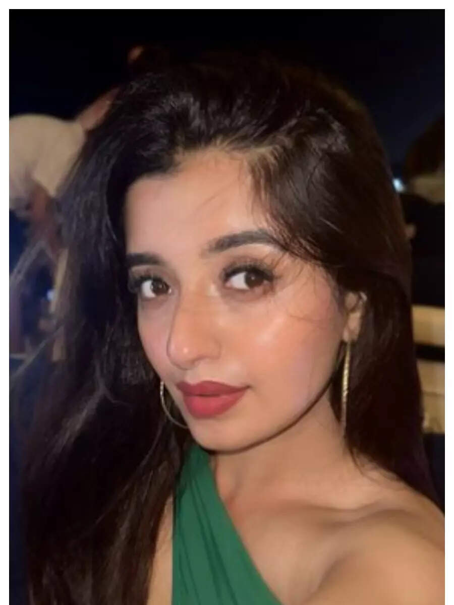 Aanchal Shah dazzles in stunning new clicks | Times of India