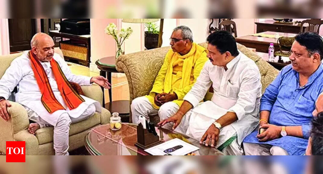 Narad Rai: SP leader Narad Rai praises PM Modi and meets Amit Shah ...