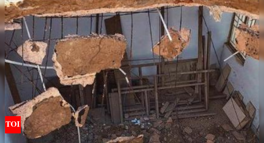 DDA Flat Collapse: Roof Of ‘Poorly Maintained’ DDA Flat Collapses In ...