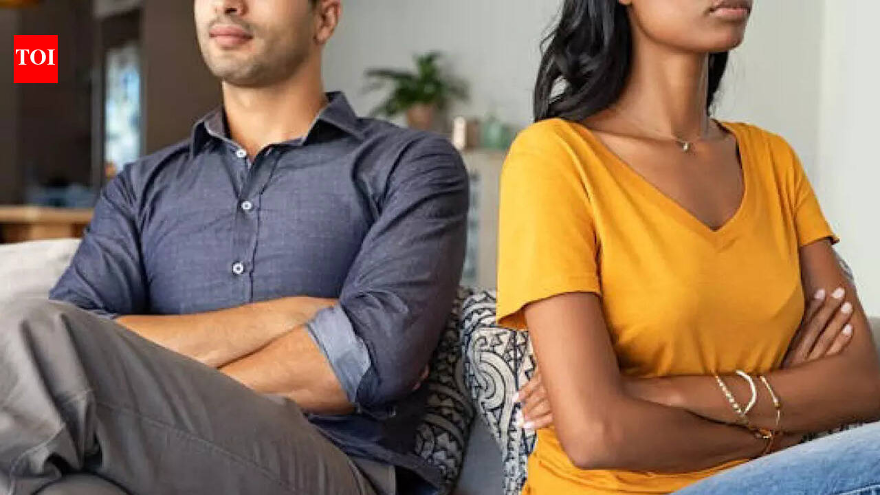 Reasons why you feel insecure in your relationship and how to deal with it