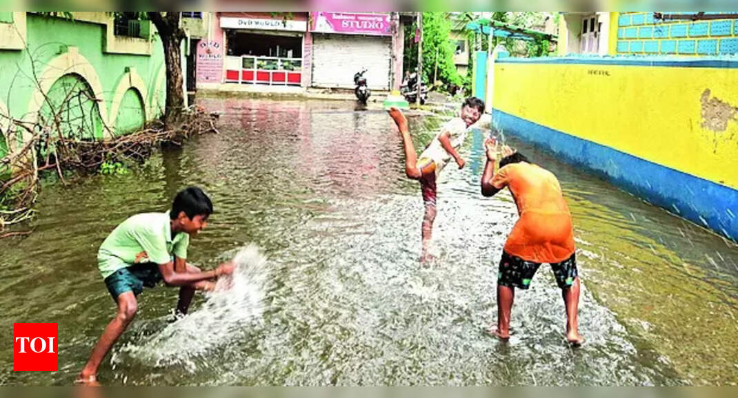 Behala stretches still under water | Kolkata News - Times of India